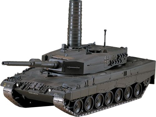Hasegawa 1:72 Scale Leopard II Model Kit – TopToy