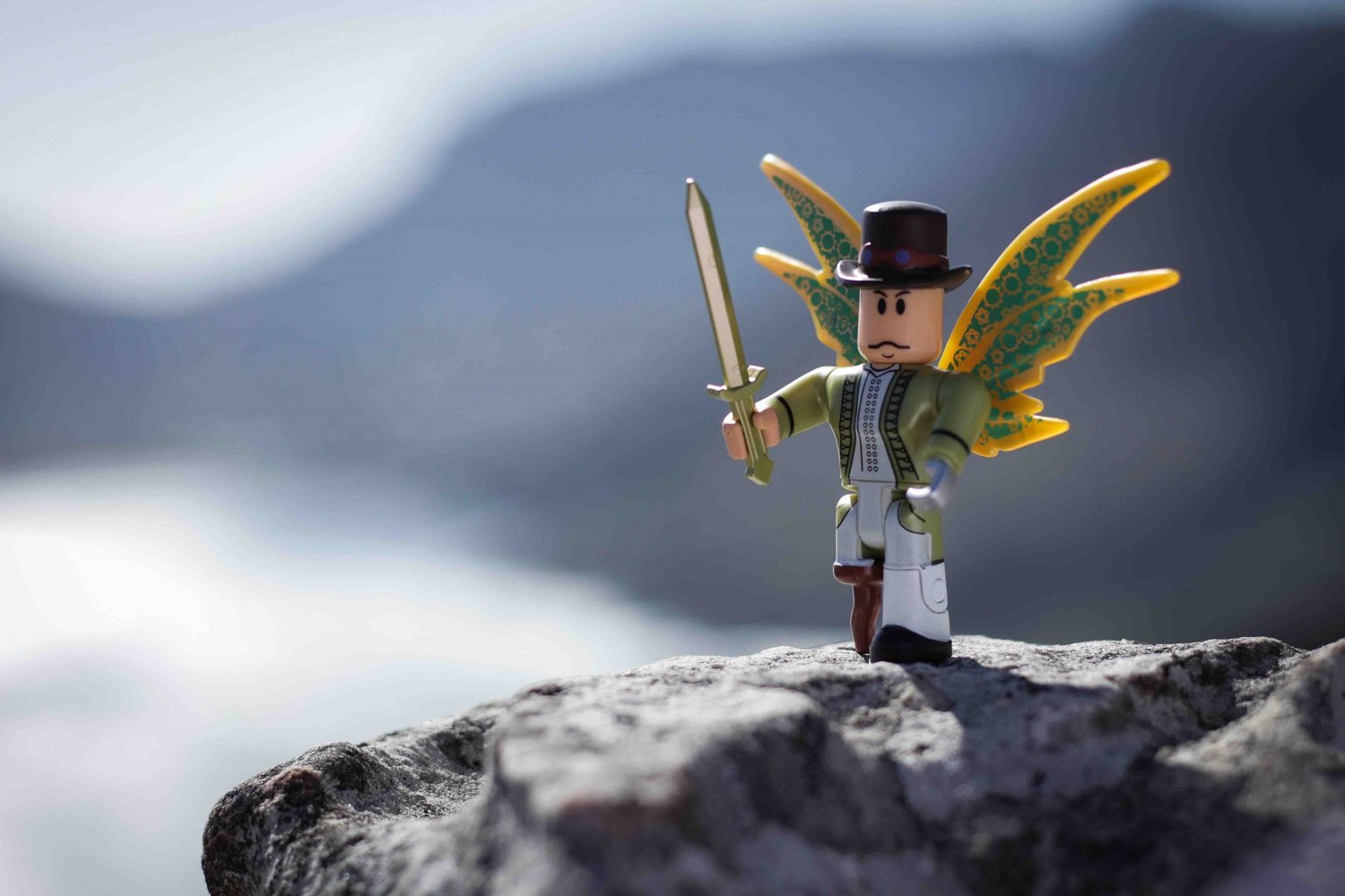 Roblox Skybound Admiral Figure Pack – TopToy