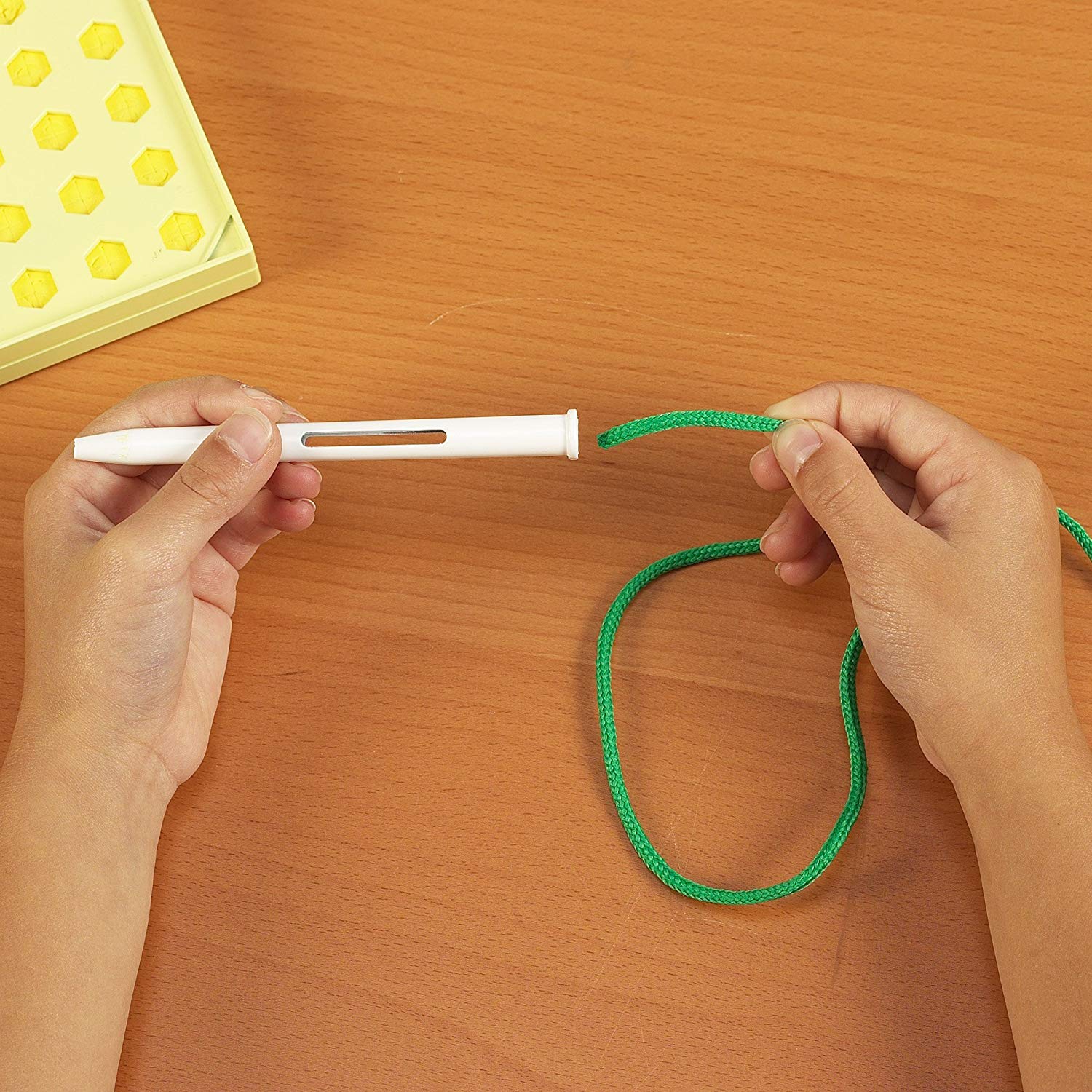 Learning Resources String-Along Lacing Classroom Kit – TopToy