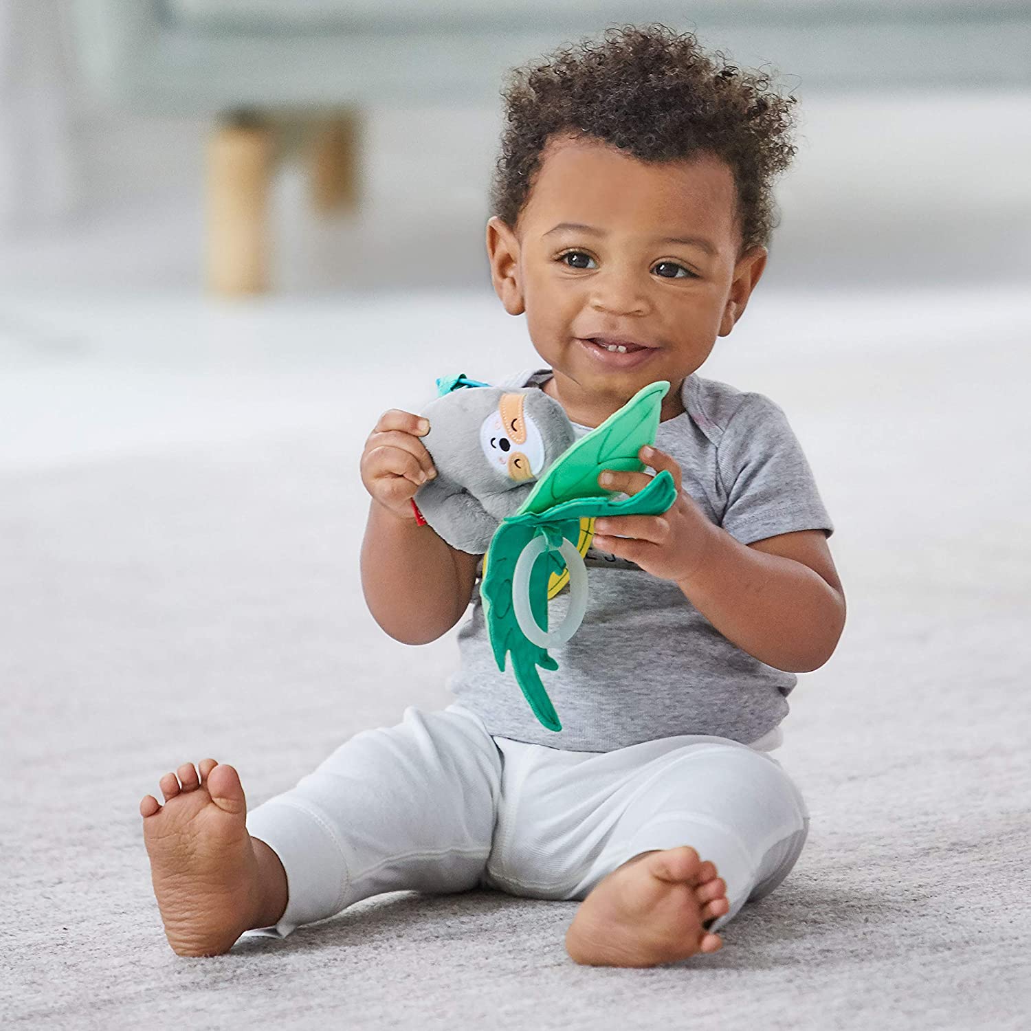 Skip Hop Tropical Paradise Jitter Toy, Sloth – TopToy