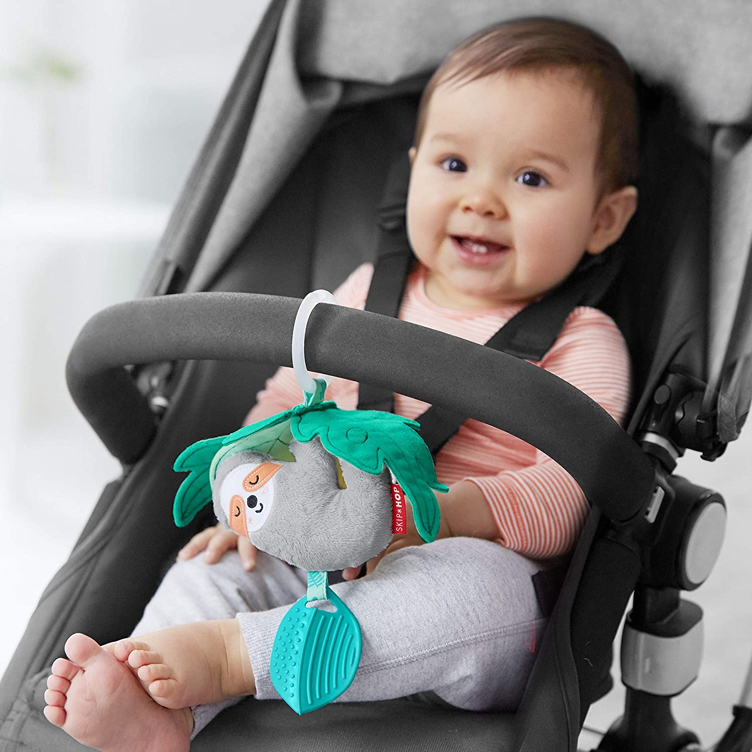 Skip Hop Tropical Paradise Jitter Toy, Sloth – TopToy